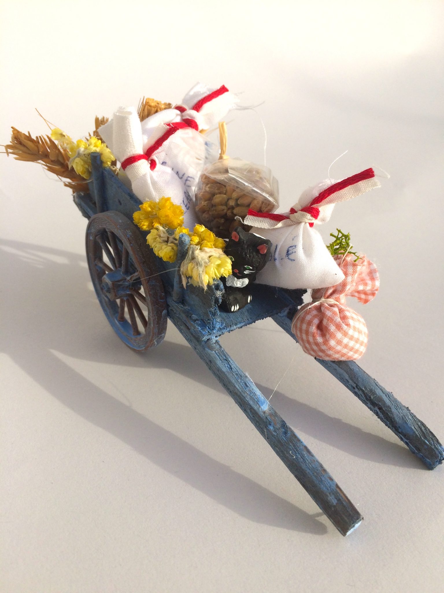 Charrette en bois composée : le meunier - Santons Beaumond Vouriot